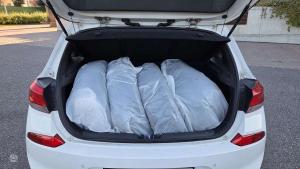 White Hyundai i30 2018 in Ukmerge, with an engine capacity of 1.37 L and mileage of 204 thousand km for 5900 €, photo 9 on AUTOMOTO.COM.LV