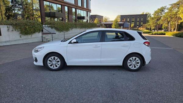 Хендай i30 2018 в Укмерге на AUTOMOTO.COM.LV Белый Хендай i30 2018 в Укмерге, объемом двигателя 1.37 л и пробегом 204 тыс. км за 5900 €, фото 4 на AUTOMOTO.COM.LV