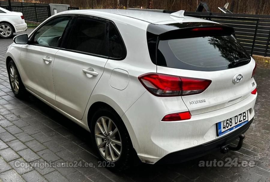 Balts Hyundai i30 2019 Tallina, ar dzinēja tilpumu 1.60 L un nobraukumu 143 tūkst. km par 8900 €, foto 4 vietnē AUTOMOTO.COM.LV