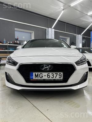 White Hyundai i30 2019 in Riga, with an engine capacity of 1.40 L and mileage of 68 thousand km for 14499 €, photo 3 on AUTOMOTO.COM.LV