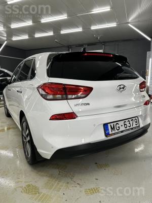 White Hyundai i30 2019 in Riga, with an engine capacity of 1.40 L and mileage of 68 thousand km for 14499 €, photo 4 on AUTOMOTO.COM.LV