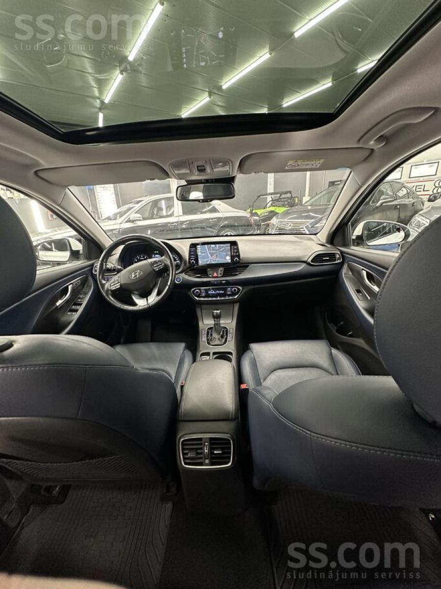 White Hyundai i30 2019 in Riga, with an engine capacity of 1.40 L and mileage of 68 thousand km for 14499 €, photo 8 on AUTOMOTO.COM.LV