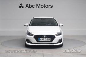 White Hyundai i30 2019 in Tallinn, with an engine capacity of 1.60 L and mileage of 143 thousand km for 11890 €, photo 2 on AUTOMOTO.COM.LV
