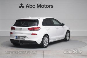 White Hyundai i30 2019 in Tallinn, with an engine capacity of 1.60 L and mileage of 143 thousand km for 11890 €, photo 4 on AUTOMOTO.COM.LV