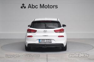 White Hyundai i30 2019 in Tallinn, with an engine capacity of 1.60 L and mileage of 143 thousand km for 11890 €, photo 5 on AUTOMOTO.COM.LV