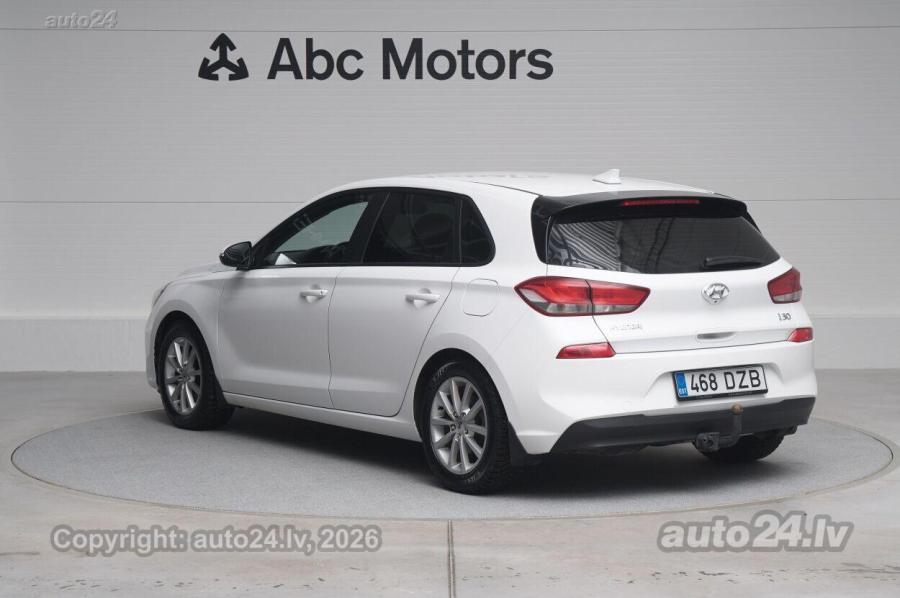 White Hyundai i30 2019 in Tallinn, with an engine capacity of 1.60 L and mileage of 143 thousand km for 11890 €, photo 6 on AUTOMOTO.COM.LV