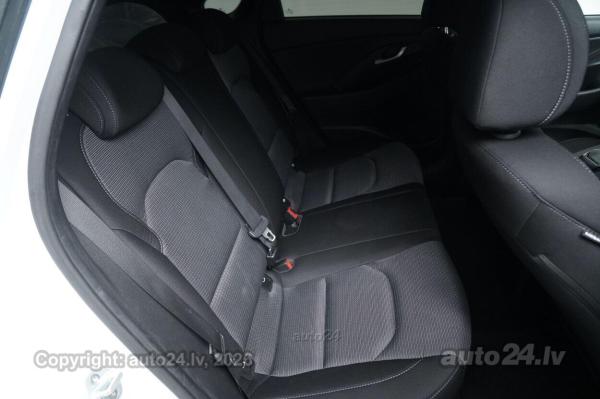 Balts Hyundai i30 2019 Tallina, ar dzinēja tilpumu 1.60 L un nobraukumu 143 tūkst. km par 11890 €, foto 11 vietnē AUTOMOTO.COM.LV