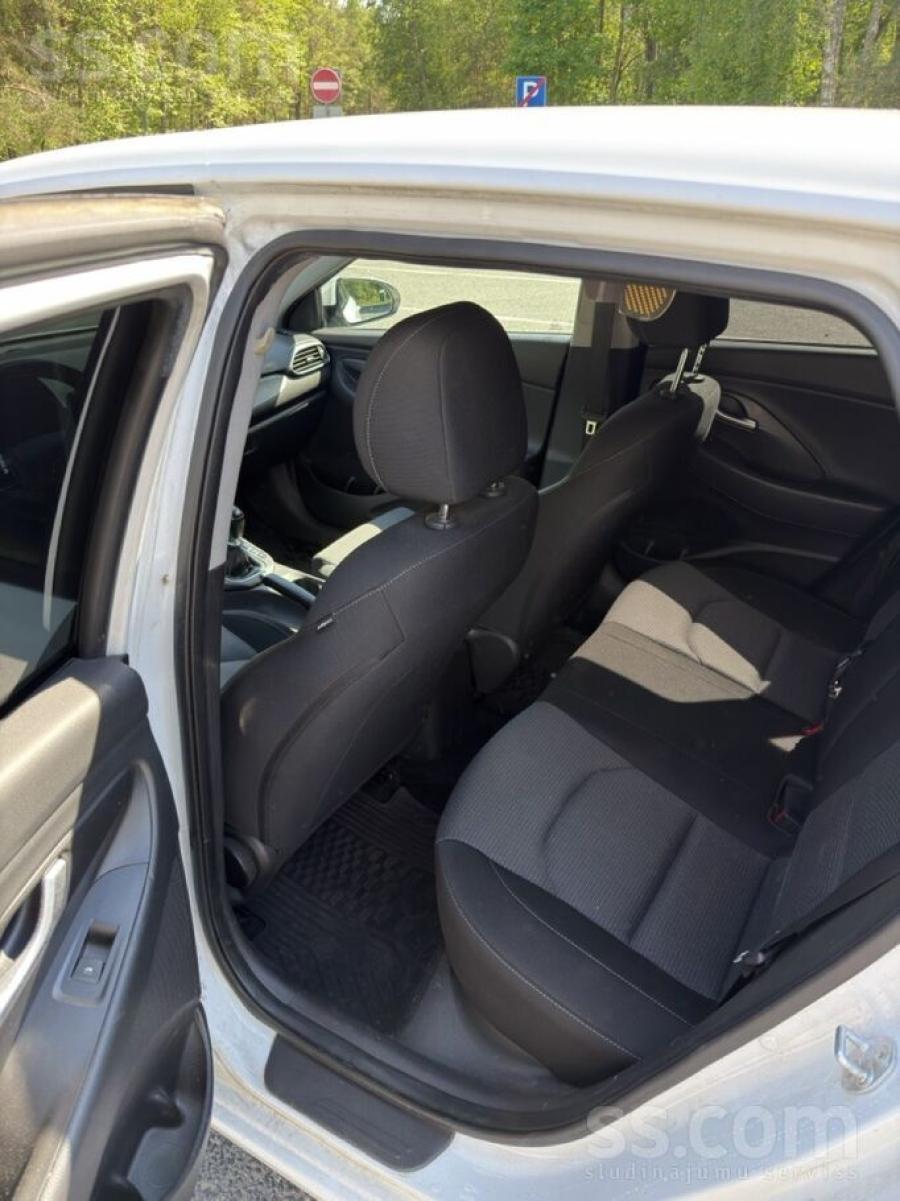 Белый Хендай i30 2019 в Рига, объемом двигателя 1.60 л и пробегом 190 тыс. км за 7500 €, фото 9 на AUTOMOTO.COM.LV