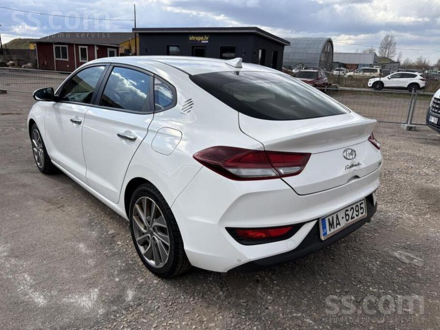 Белый Хендай i30 2019 в Рига, объемом двигателя 1.40 л и пробегом 130 тыс. км за 10300 €, фото 5 на AUTOMOTO.COM.LV