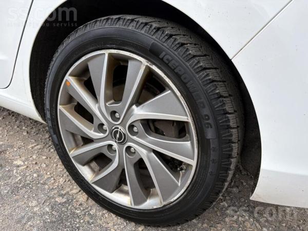 Balts Hyundai i30 2019 Rīga, ar dzinēja tilpumu 1.40 L un nobraukumu 130 tūkst. km par 10300 €, foto 8 vietnē AUTOMOTO.COM.LV