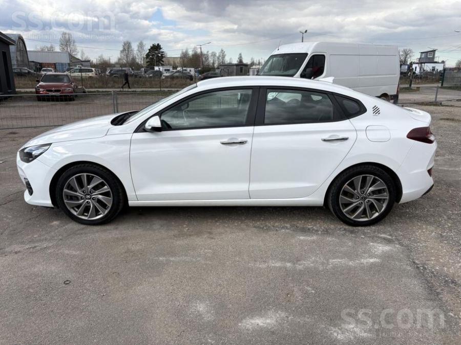 Белый Хендай i30 2019 в Рига, объемом двигателя 1.40 л и пробегом 130 тыс. км за 10300 €, фото 12 на AUTOMOTO.COM.LV
