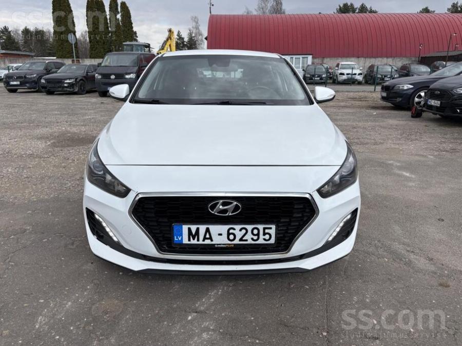 Белый Хендай i30 2019 в Рига, объемом двигателя 1.40 л и пробегом 130 тыс. км за 10300 €, фото 16 на AUTOMOTO.COM.LV