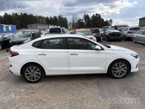 Белый Хендай i30 2019 в Рига, объемом двигателя 1.40 л и пробегом 130 тыс. км за 10300 €, фото 24 на AUTOMOTO.COM.LV