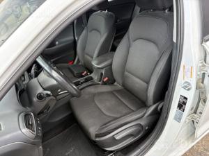 Белый Хендай i30 2019 в Рига, объемом двигателя 1.40 л и пробегом 130 тыс. км за 10300 €, фото 29 на AUTOMOTO.COM.LV