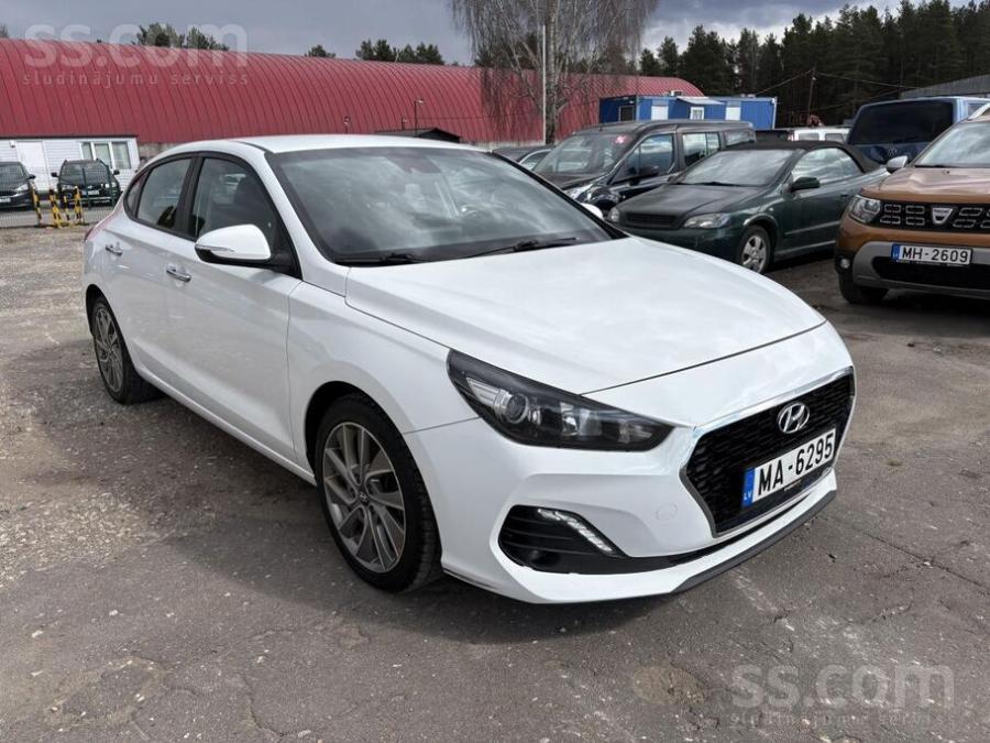 Balts Hyundai i30 2019 Rīga, ar dzinēja tilpumu 1.40 L un nobraukumu 130 tūkst. km par 9700 €, foto 3 vietnē AUTOMOTO.COM.LV