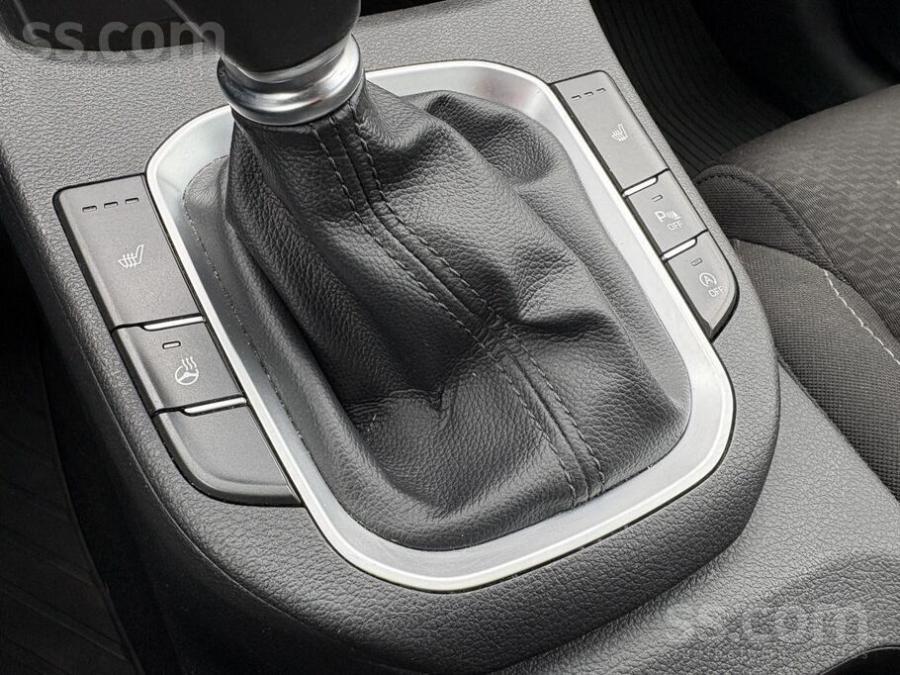 Balts Hyundai i30 2019 Rīga, ar dzinēja tilpumu 1.40 L un nobraukumu 130 tūkst. km par 9700 €, foto 36 vietnē AUTOMOTO.COM.LV