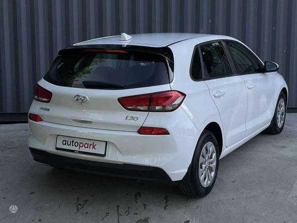 Balts Hyundai i30 2019 Viļņa, ar dzinēja tilpumu 1.37 L un nobraukumu 77 tūkst. km par 7990 €, foto 3 vietnē AUTOMOTO.COM.LV
