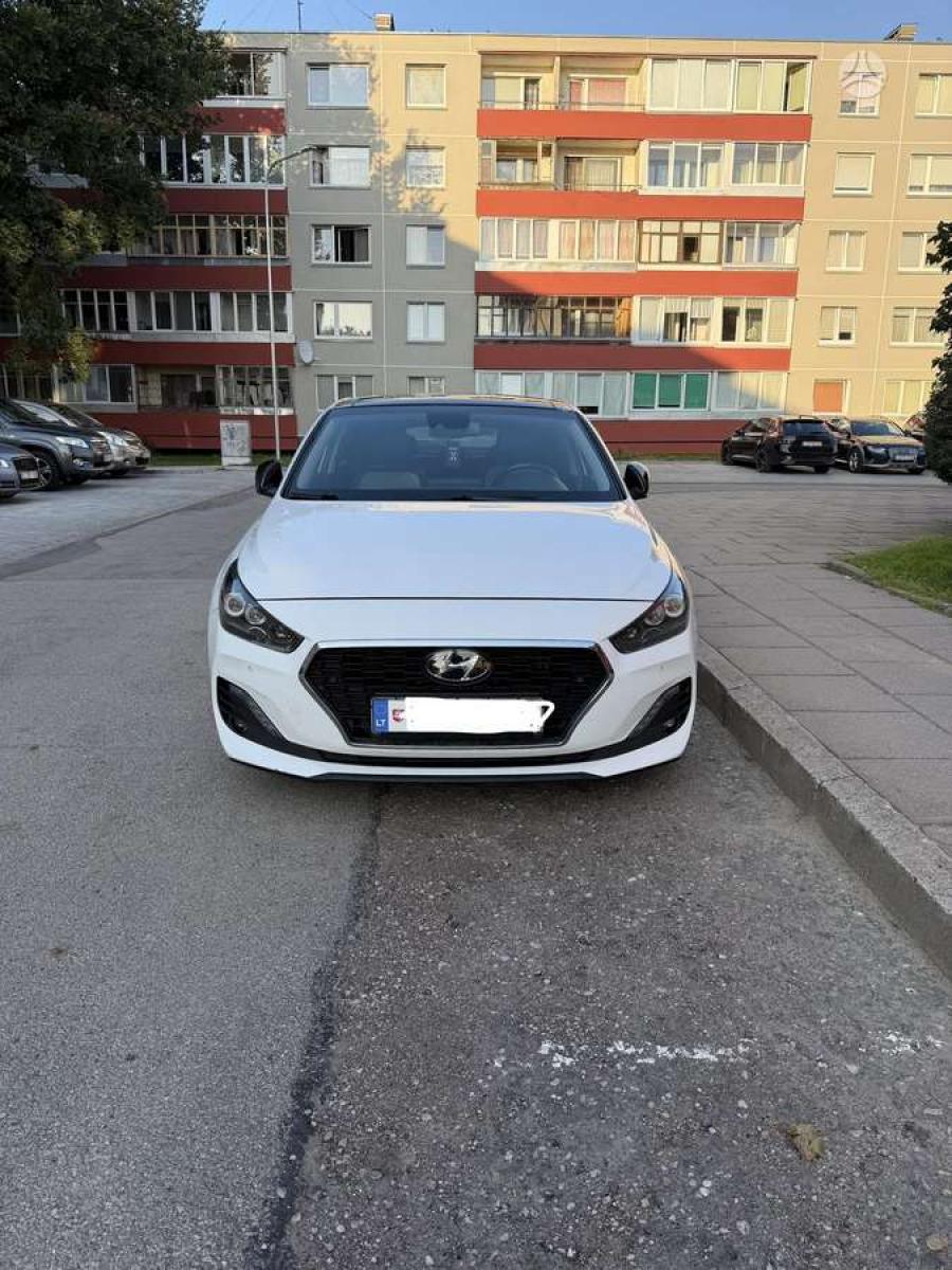 White Hyundai i30 2019 in Klaipeda, with an engine capacity of 1.60 L and mileage of 225 thousand km for 8500 €, photo 9 on AUTOMOTO.COM.LV