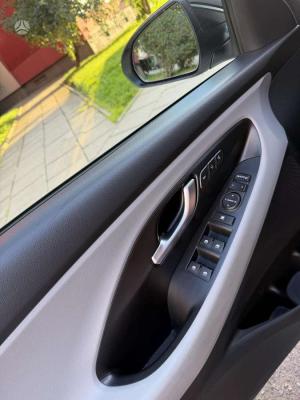 White Hyundai i30 2019 in Klaipeda, with an engine capacity of 1.60 L and mileage of 225 thousand km for 8500 €, photo 12 on AUTOMOTO.COM.LV