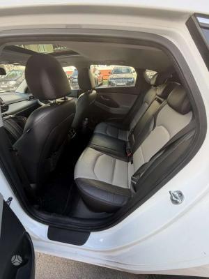 White Hyundai i30 2019 in Klaipeda, with an engine capacity of 1.60 L and mileage of 225 thousand km for 8500 €, photo 18 on AUTOMOTO.COM.LV