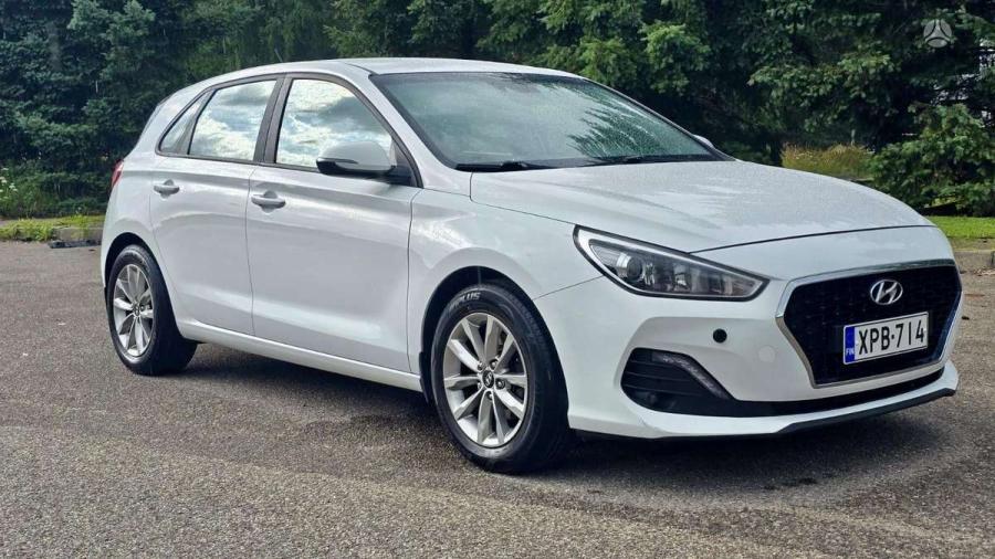 White Hyundai i30 2020 in Kaunas, with an engine capacity of 1.60 L and mileage of 181 thousand km for 6900 €, photo 1 on AUTOMOTO.COM.LV