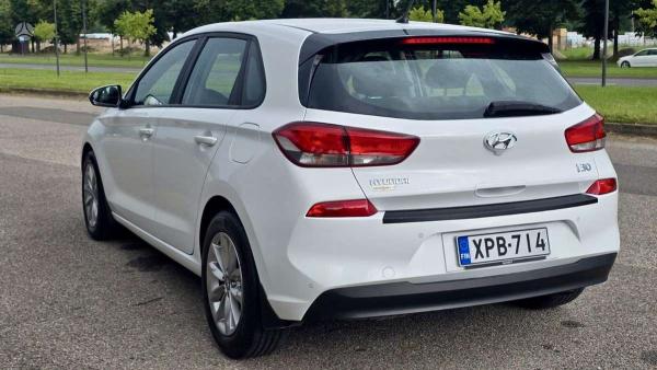 White Hyundai i30 2020 in Kaunas, with an engine capacity of 1.60 L and mileage of 181 thousand km for 6900 €, photo 6 on AUTOMOTO.COM.LV