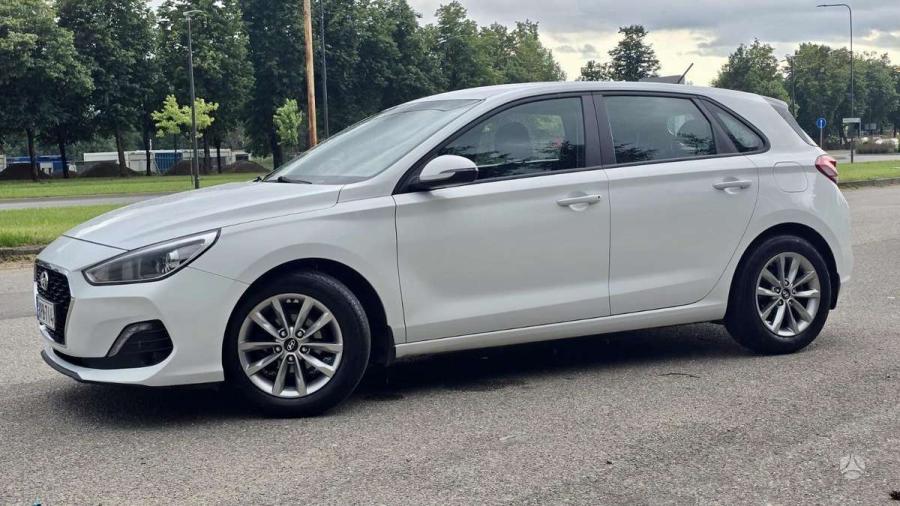White Hyundai i30 2020 in Kaunas, with an engine capacity of 1.60 L and mileage of 181 thousand km for 6900 €, photo 12 on AUTOMOTO.COM.LV