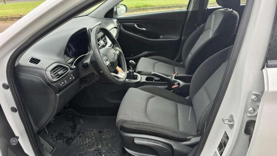 White Hyundai i30 2020 in Kaunas, with an engine capacity of 1.60 L and mileage of 181 thousand km for 6900 €, photo 18 on AUTOMOTO.COM.LV