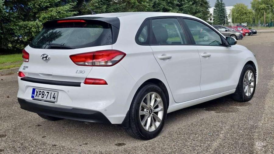 White Hyundai i30 2020 in Kaunas, with an engine capacity of 1.60 L and mileage of 181 thousand km for 7700 €, photo 9 on AUTOMOTO.COM.LV