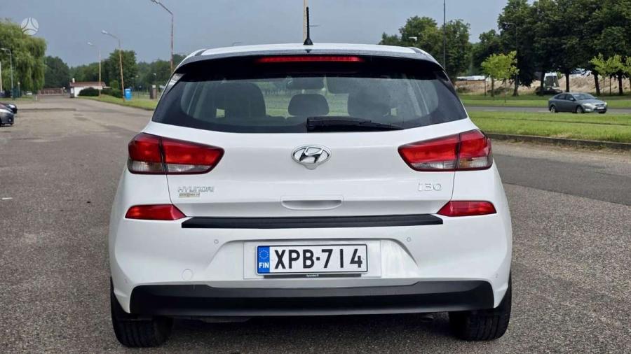 White Hyundai i30 2020 in Kaunas, with an engine capacity of 1.60 L and mileage of 181 thousand km for 7700 €, photo 11 on AUTOMOTO.COM.LV