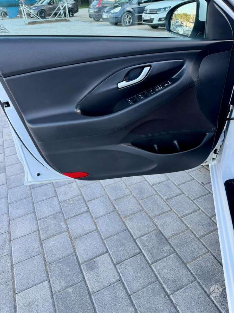 White Hyundai i30 2020 in Kaunas, with an engine capacity of 1.60 L and mileage of 181 thousand km for 7700 €, photo 22 on AUTOMOTO.COM.LV
