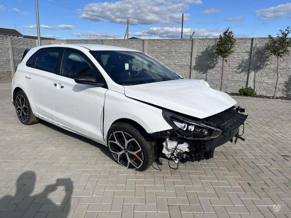 Белый Хендай i30 2020 в Таураге, объемом двигателя 2.00 л и пробегом 62 тыс. км за 7200 €, фото 1 на AUTOMOTO.COM.LV