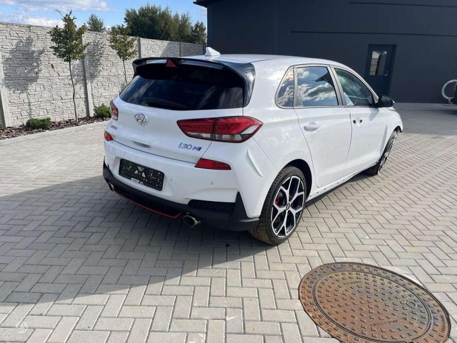Balts Hyundai i30 2020 Tauragė, ar dzinēja tilpumu 2.00 L un nobraukumu 62 tūkst. km par 7200 €, foto 5 vietnē AUTOMOTO.COM.LV