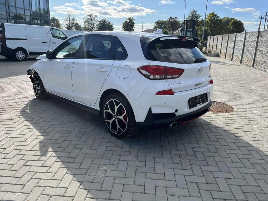 Balts Hyundai i30 2020 Tauragė, ar dzinēja tilpumu 2.00 L un nobraukumu 62 tūkst. km par 7200 €, foto 7 vietnē AUTOMOTO.COM.LV