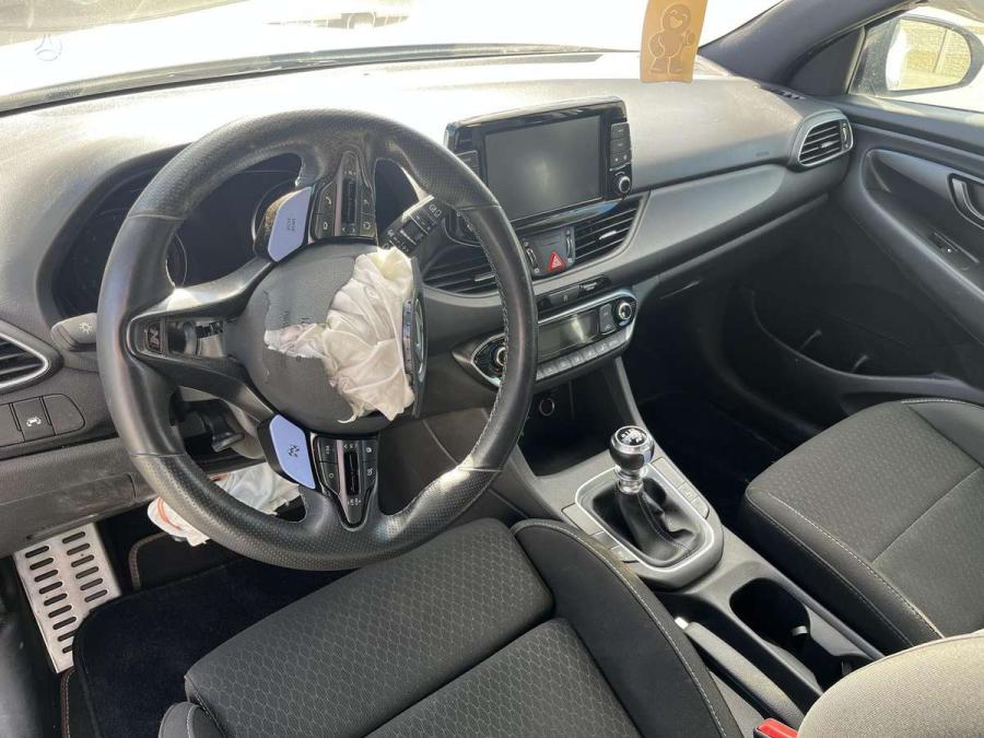 Balts Hyundai i30 2020 Tauragė, ar dzinēja tilpumu 2.00 L un nobraukumu 62 tūkst. km par 7200 €, foto 18 vietnē AUTOMOTO.COM.LV