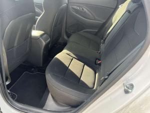 Balts Hyundai i30 2020 Tauragė, ar dzinēja tilpumu 2.00 L un nobraukumu 62 tūkst. km par 7200 €, foto 20 vietnē AUTOMOTO.COM.LV