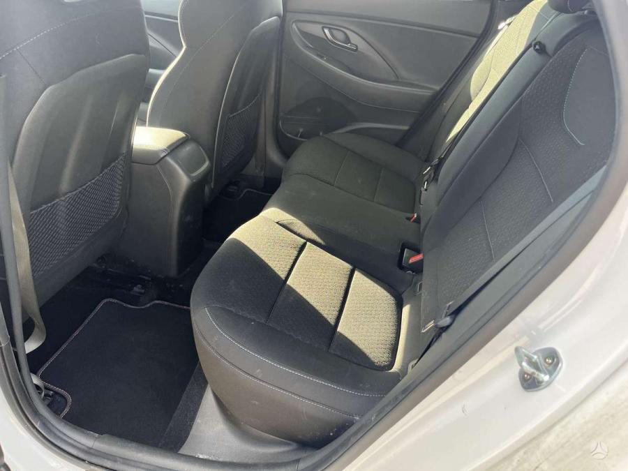 Balts Hyundai i30 2020 Tauragė, ar dzinēja tilpumu 2.00 L un nobraukumu 62 tūkst. km par 7200 €, foto 20 vietnē AUTOMOTO.COM.LV