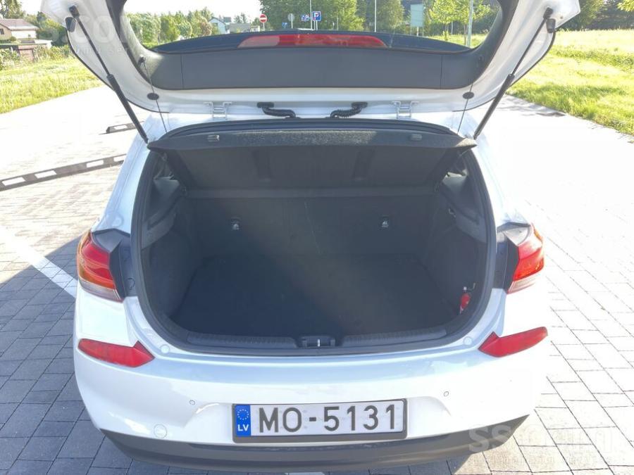 White Hyundai i30 2020 in Riga, with an engine capacity of 1.60 L and mileage of 132 thousand km for 6900 €, photo 6 on AUTOMOTO.COM.LV