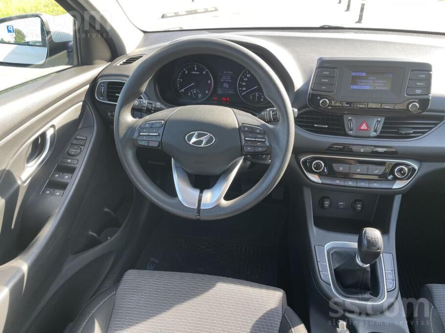 White Hyundai i30 2020 in Riga, with an engine capacity of 1.60 L and mileage of 132 thousand km for 6900 €, photo 13 on AUTOMOTO.COM.LV