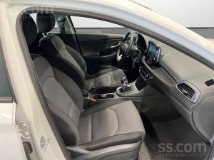 Белый Хендай i30 2020 в Рига, объемом двигателя 1.40 л и пробегом 189 тыс. км за 8490 €, фото 17 на AUTOMOTO.COM.LV