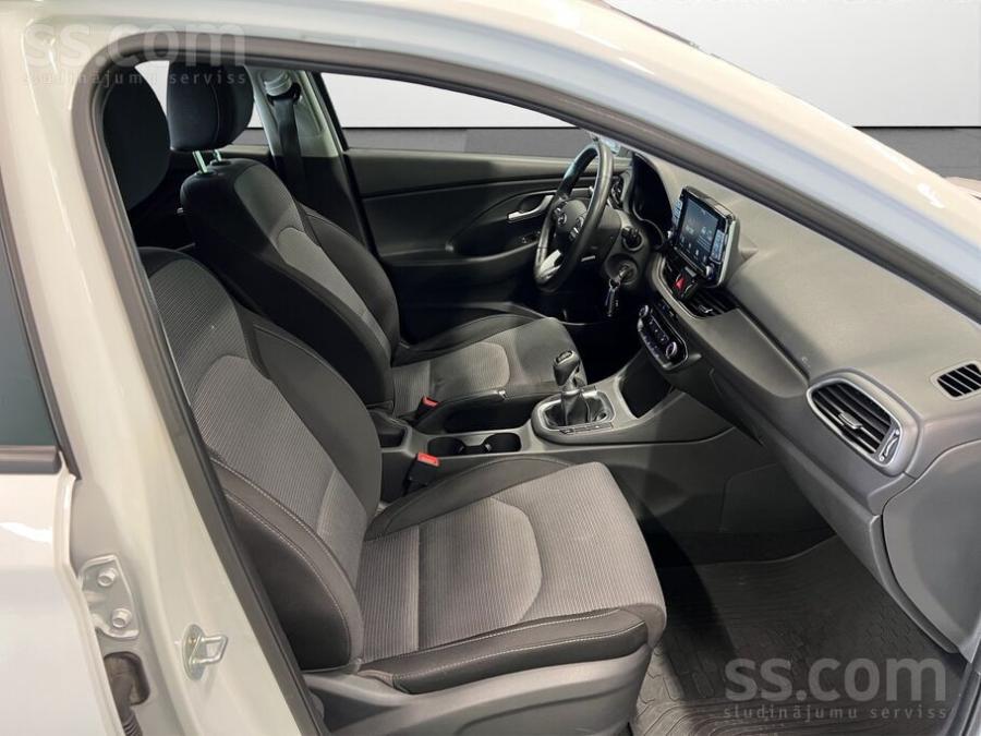 Белый Хендай i30 2020 в Рига, объемом двигателя 1.40 л и пробегом 189 тыс. км за 8490 €, фото 17 на AUTOMOTO.COM.LV