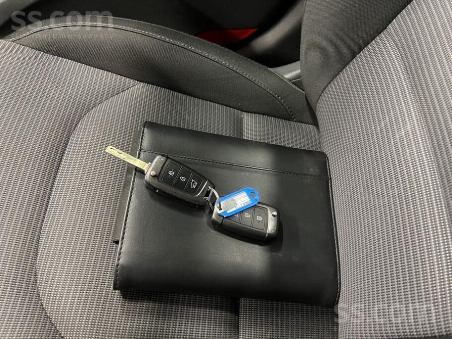Белый Хендай i30 2020 в Рига, объемом двигателя 1.40 л и пробегом 189 тыс. км за 8490 €, фото 20 на AUTOMOTO.COM.LV