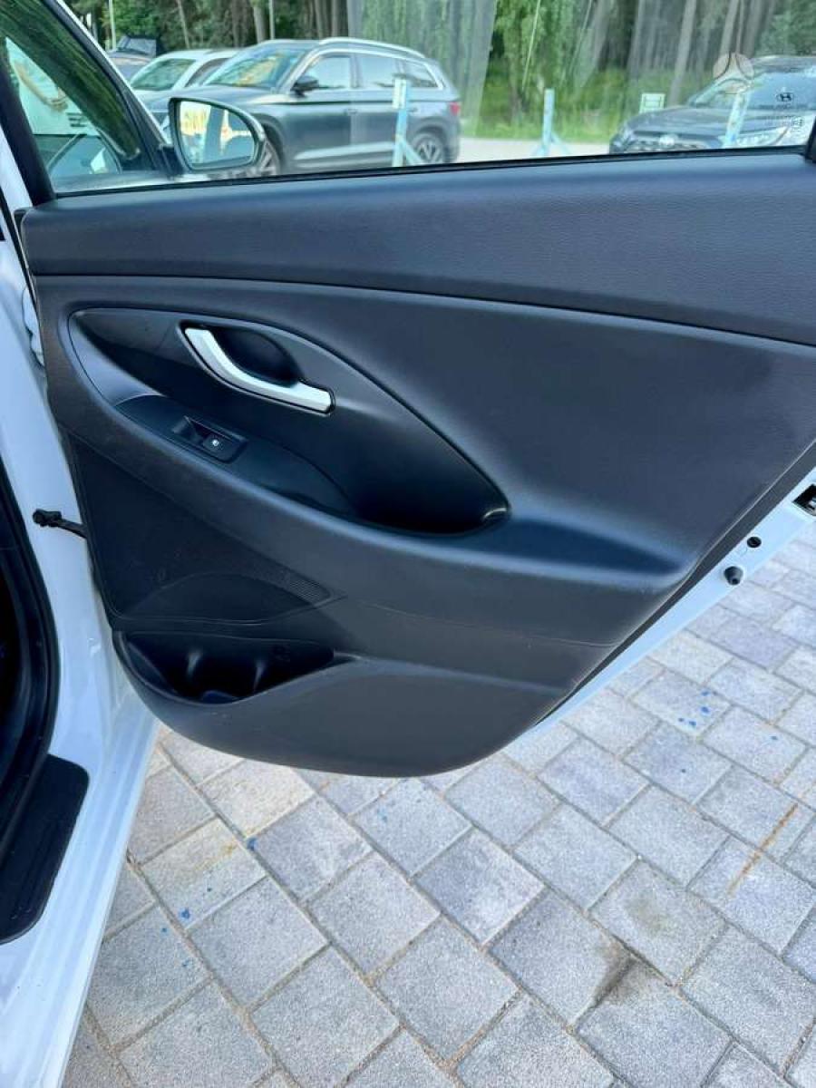 Balts Hyundai i30 2020 Kauņa, ar dzinēja tilpumu 1.60 L un nobraukumu 235 tūkst. km par 6900 €, foto 21 vietnē AUTOMOTO.COM.LV