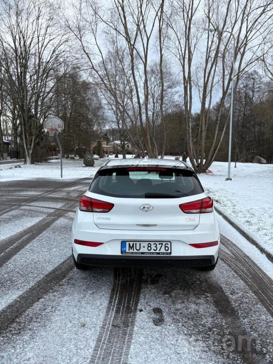 White Hyundai i30 2021 in Riga, with an engine capacity of 1.50 L and mileage of 72 thousand km for 12500 €, photo 9 on AUTOMOTO.COM.LV