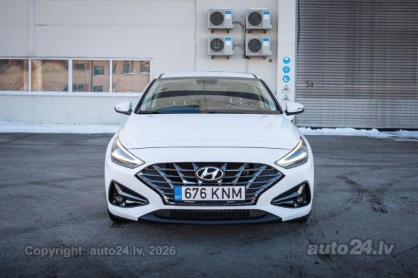Balts Hyundai i30 2021 Tallina, ar dzinēja tilpumu 1.00 L un nobraukumu 46 tūkst. km par 13990 €, foto 2 vietnē AUTOMOTO.COM.LV