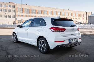 Balts Hyundai i30 2021 Tallina, ar dzinēja tilpumu 1.00 L un nobraukumu 46 tūkst. km par 13990 €, foto 5 vietnē AUTOMOTO.COM.LV