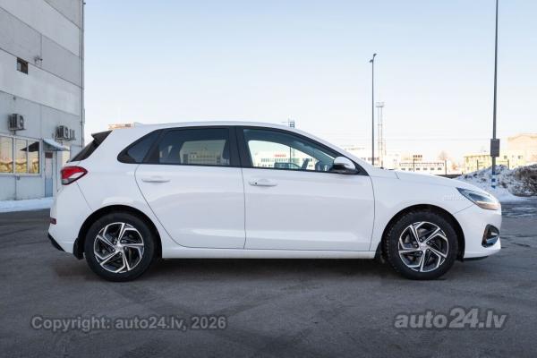 Balts Hyundai i30 2021 Tallina, ar dzinēja tilpumu 1.00 L un nobraukumu 46 tūkst. km par 13990 €, foto 8 vietnē AUTOMOTO.COM.LV