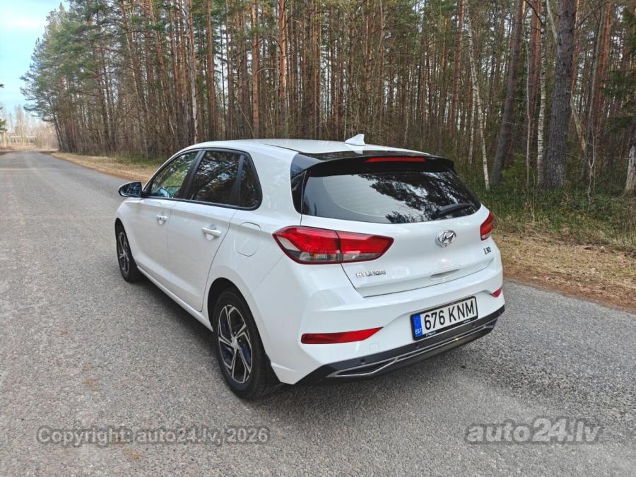 Balts Hyundai i30 2021 Tallina, ar dzinēja tilpumu 1.00 L un nobraukumu 47 tūkst. km par 13900 €, foto 6 vietnē AUTOMOTO.COM.LV