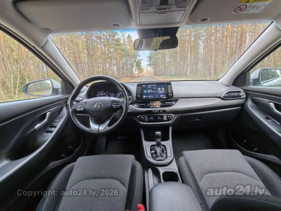 Balts Hyundai i30 2021 Tallina, ar dzinēja tilpumu 1.00 L un nobraukumu 47 tūkst. km par 13900 €, foto 8 vietnē AUTOMOTO.COM.LV