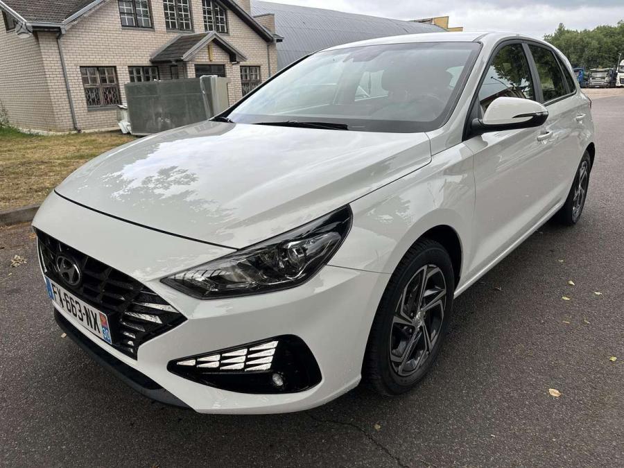 Белый Хендай i30 2021 в Таураге, объемом двигателя 1.60 л и пробегом 236 тыс. км за 9300 €, фото 1 на AUTOMOTO.COM.LV